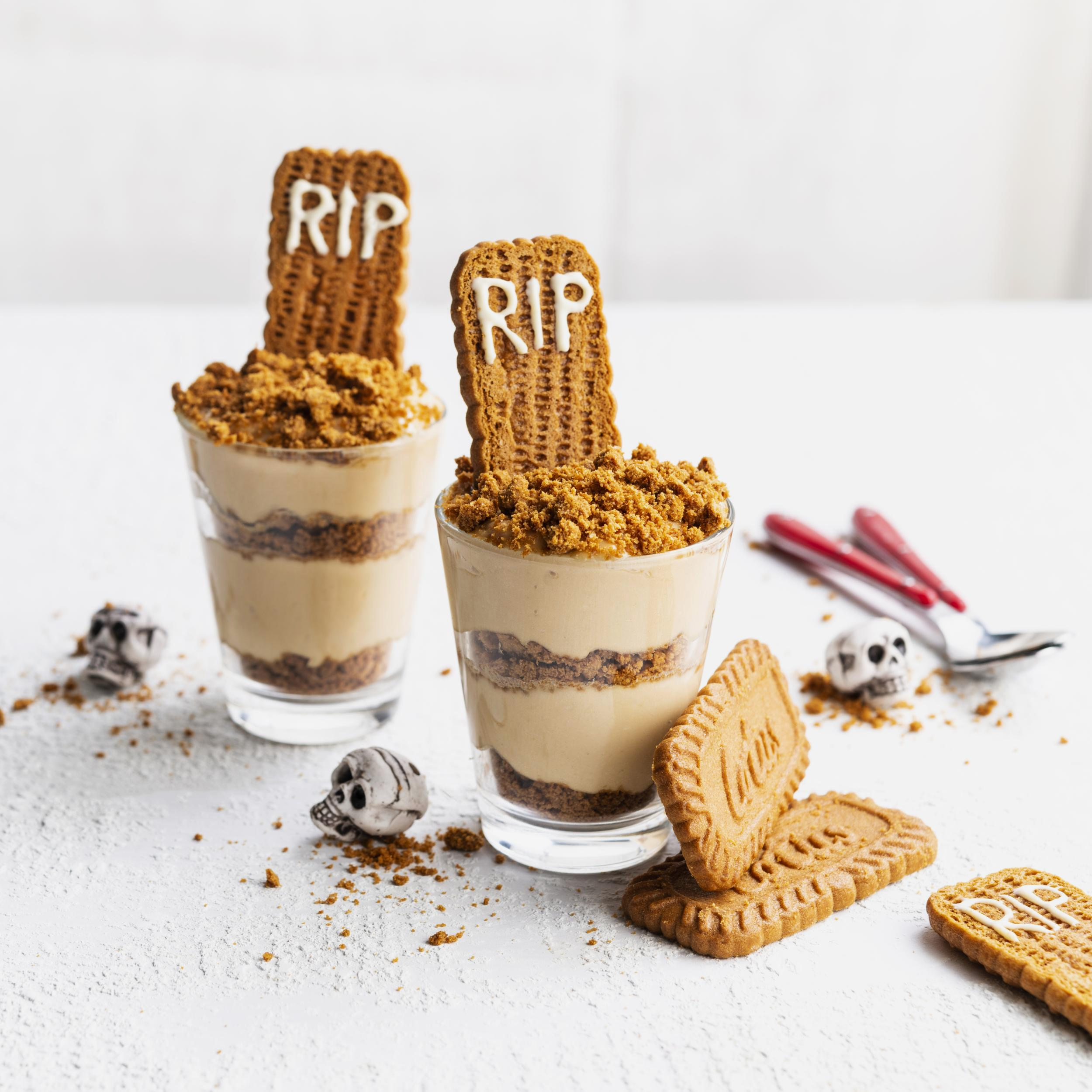 Halloween "graveyard" mousse with Biscoff | Lotus Biscoff