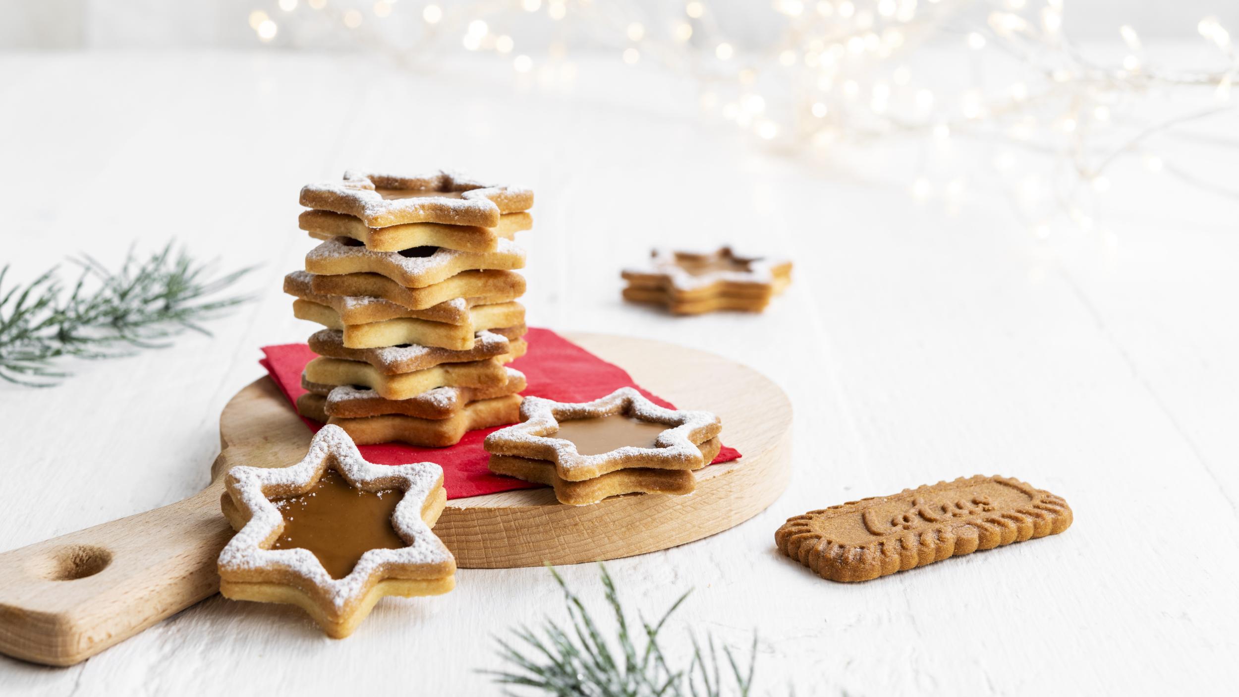 Christmas linzer cookies with Biscoff | Lotus Biscoff