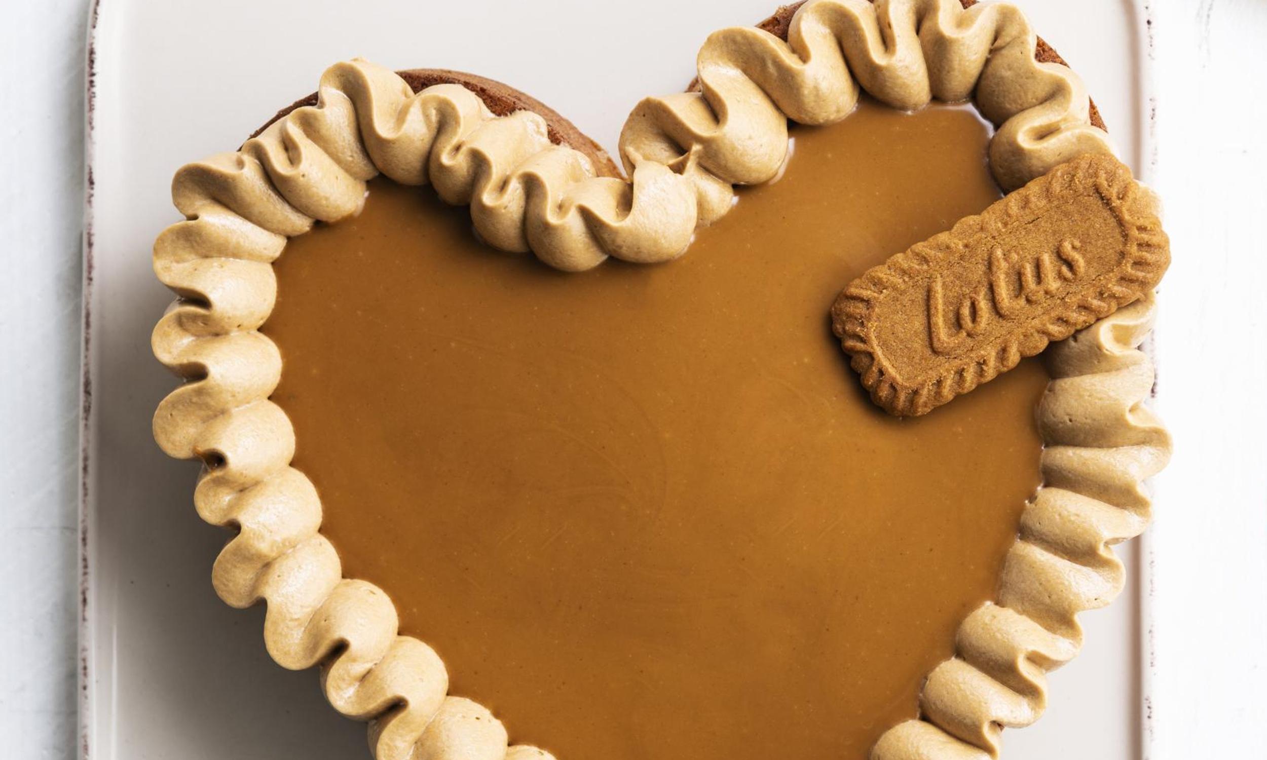 Torta a forma di cuore con Biscoff | Lotus Biscoff